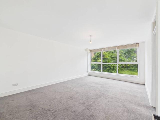 Valley Road, Bromley, Kent BR2, 2 bed flat to rent, £1,600 pcm | PrimeLocation