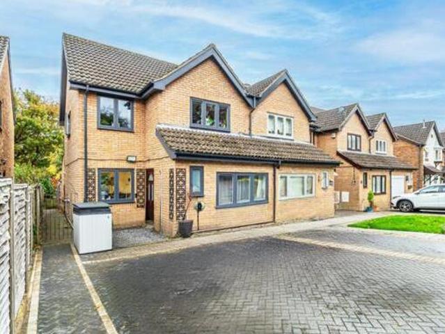 Valley Road, Farriday Close, St. Albans, 3 Bedroom End