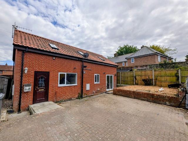 Valley Road, Leiston IP16, 2 bed detached house to rent, £1,200 pcm | PrimeLocation