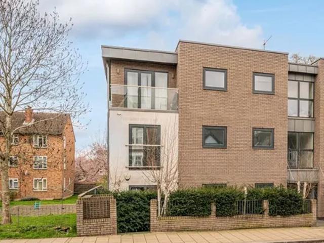 Valley Road, London, SW16 5NR, United Kingdom | 2 bed apartment for rent #166501972 | Rentberry