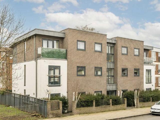 Valley Road, London SW16 2 bed flat to rent £2,300 pcm £531 pw