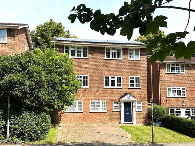 Valley Road, Oxfordshire RG9 4 bed detached house to rent £4,500 pcm £1,038 pw