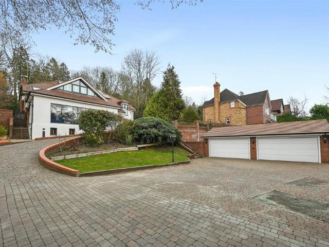 Valley Road, Rickmansworth. 7 bed detached house to rent £7,000 pcm £1,615 pw