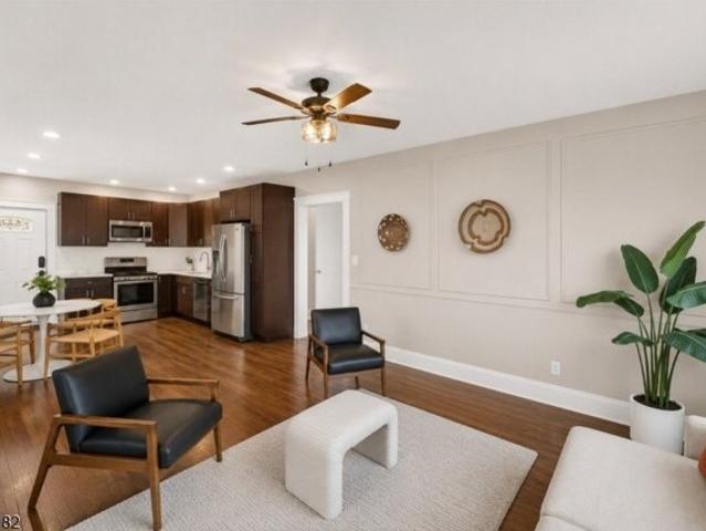 Valley Rd, Clifton, Home For Sale