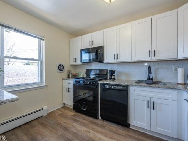 Valley Rd Apt A, Wayne, Condo For Sale