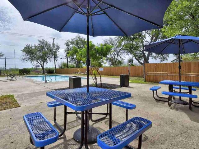 Valley Ridge 3 Bedroom Apartment for Rent at 8671 Sw Loop 410, San Antonio, TX 78242