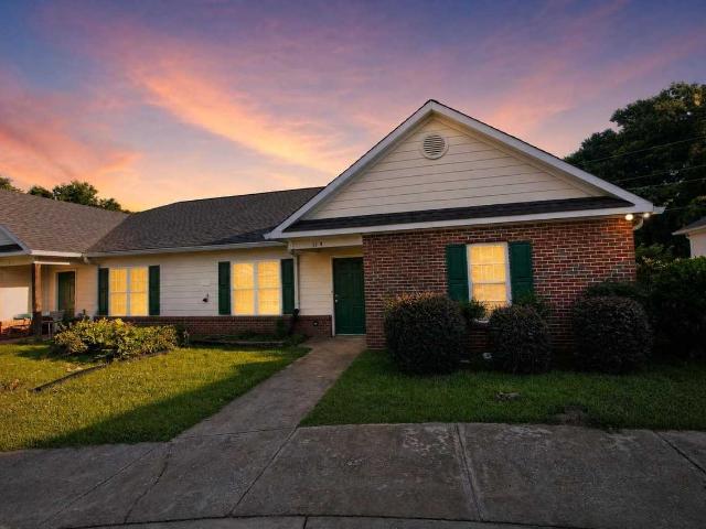 Valley Woods 3 Bedroom Apartment for Rent at 714 Green St, Fort Valley, GA 31030
