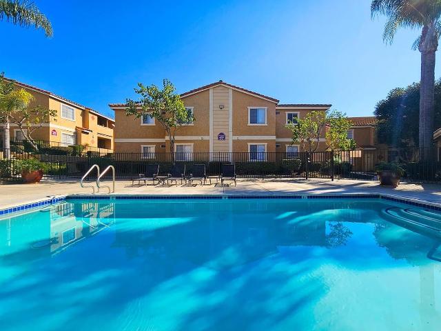 Valley View Apartments 3 Bedroom Apartment for Rent at 377 Vandegrift Blvd, Oceanside, CA 92057 North Valley