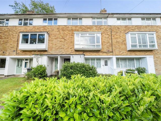 Valley View, Biggin Hill 3 bed maisonette to rent £1,800 pcm £415 pw