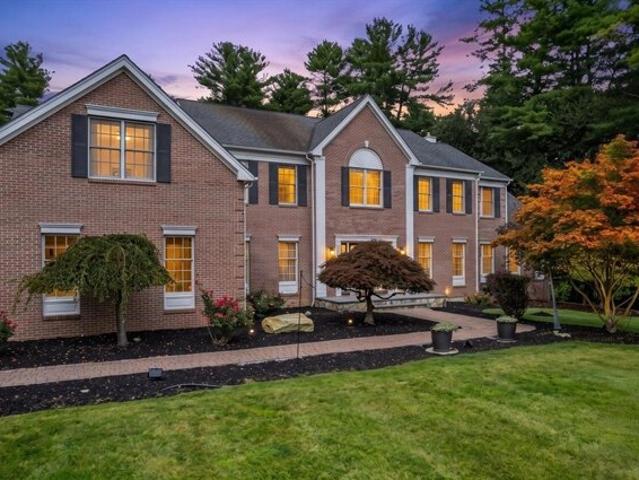 Valley View Dr, Grafton, Home For Sale