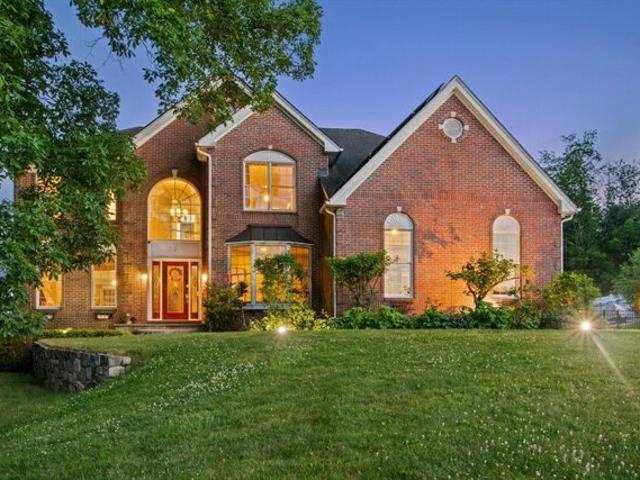 Valley View Dr, Grafton, Home For Sale