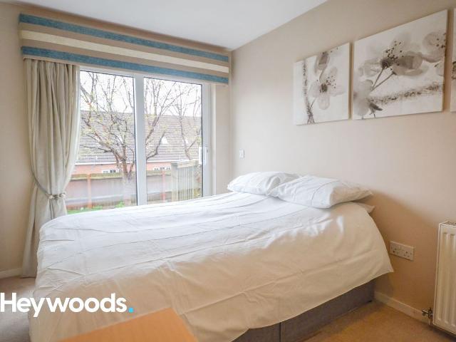 Valley View, Newcastle Under Lyme ST5, Room to rent, £535 pcm | PrimeLocation