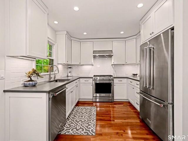 Valley View Rd Apt,norwalk, Home For Sale