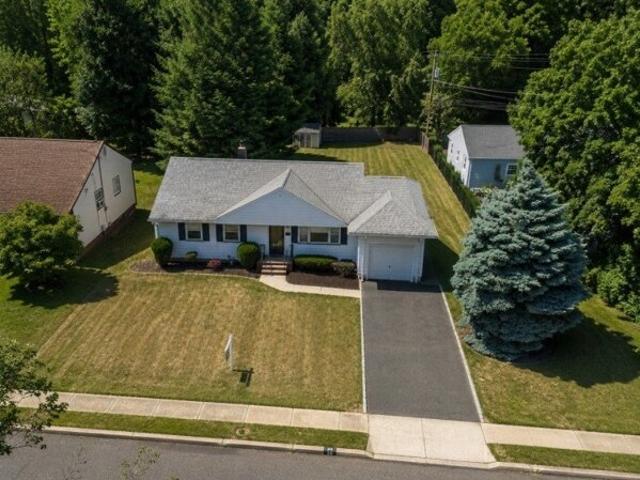 Valley View Rd, Hillside, Home For Sale