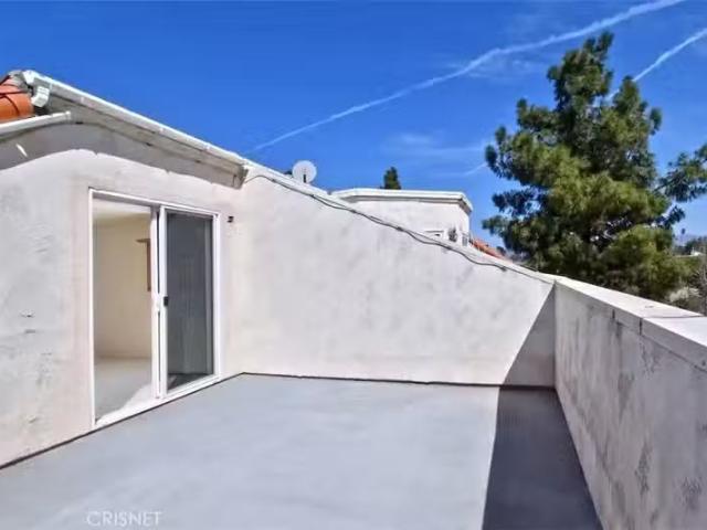 Valleyheart Dr, Studio City, CA 91604