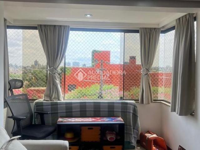 Valor abaixo do mercado! Amplo apartamento com sacada integrada, 2 quartos, 1 Suíte, 2 Vagas a 2