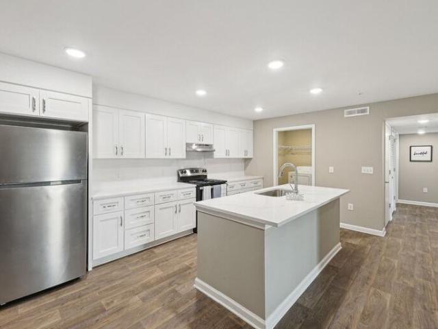 Valora at Homewood 1 Bedroom Apartment for Rent at 915 Valley Ridge Dr, Homewood, AL 35209