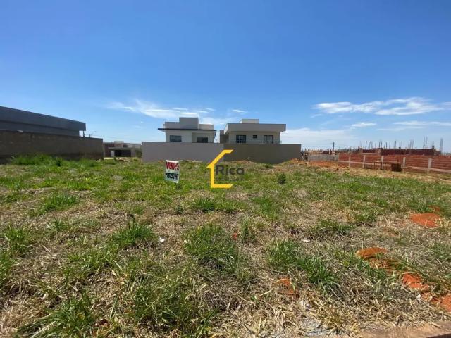 Valparaíso Ágio de lote de 302m² no condomínio Jardim Versailles
