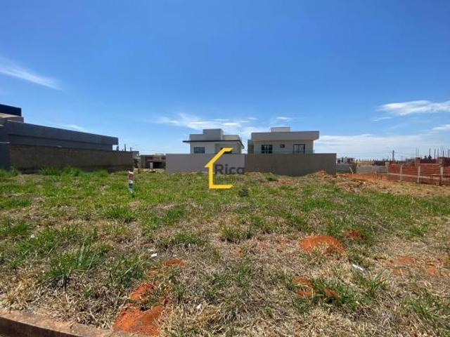 Valparaíso Ágio de lote de 302m² no condomínio Jardim Versailles