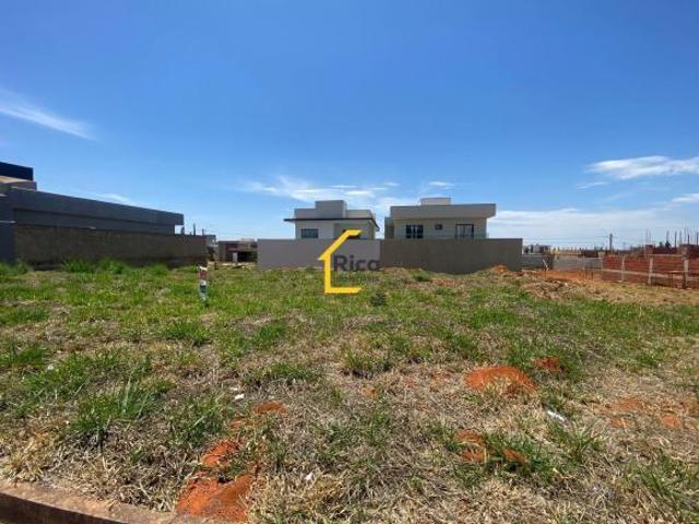 Valparaíso Ágio de lote de 302m² no condomínio Jardim Versailles