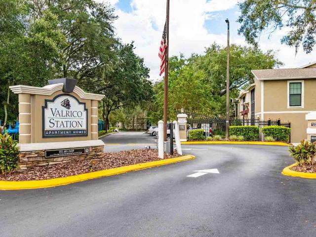 Valrico Station 3 Bedroom Apartment for Rent at 108 Valrico Station Road, Valrico, FL 33594
