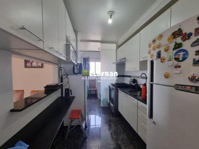 Varanda gourmet e 77m² no centro do Taboão