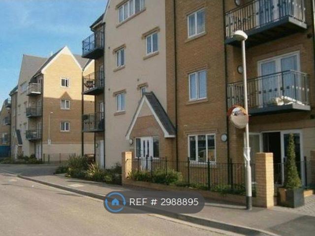 Varcoe Gardens, Hayes UB3, 2 bed flat to rent, £1,700 pcm | PrimeLocation