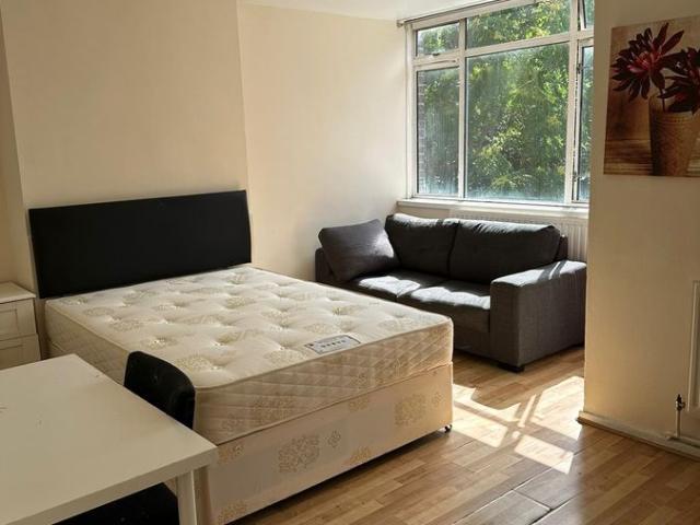 Varden Street, Shadwell/Commercial Road E1, 4 bed maisonette to rent, £3,050 pcm | PrimeLocation