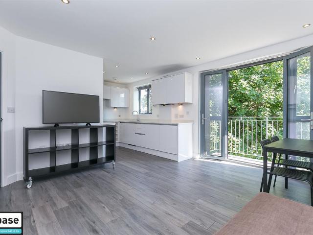 Varden Street, Whitechapel E1, 1 bed flat to rent, £1,800 pcm | PrimeLocation