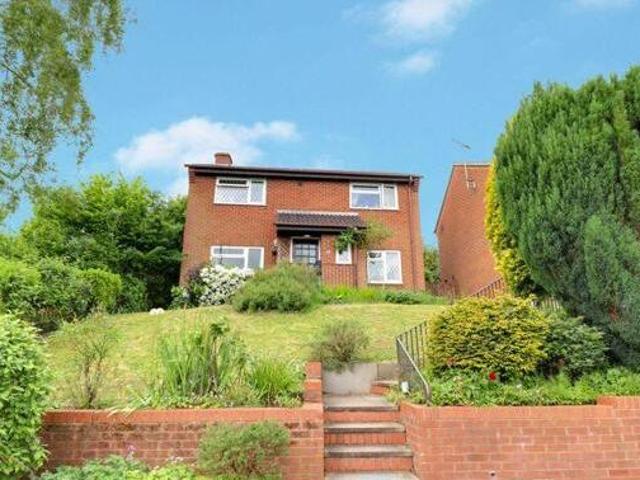 Vardon Close, Kingston Hill, 3 Bedroom Detached