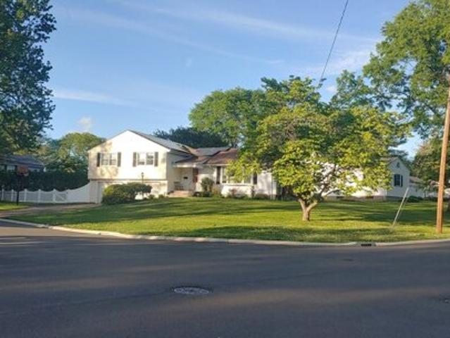 Vardon Rd, West Hartford, Home For Sale