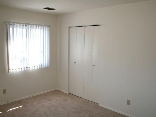 Varecka Family Partnship 2 Bedroom Apartment for Rent at 121 W 90th St, Bloomington, MN 55420