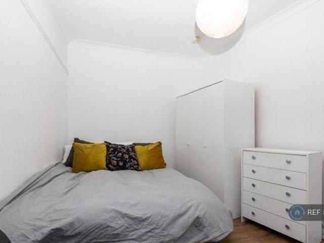Varley Road, London, 1 Bedroom Flat