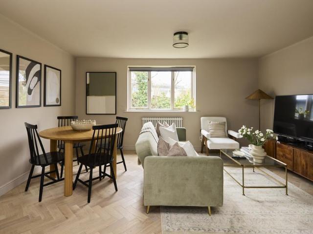 Varsity Drive, Twickenham, TW1 1 bed flat to rent £3,000 pcm £692 pw