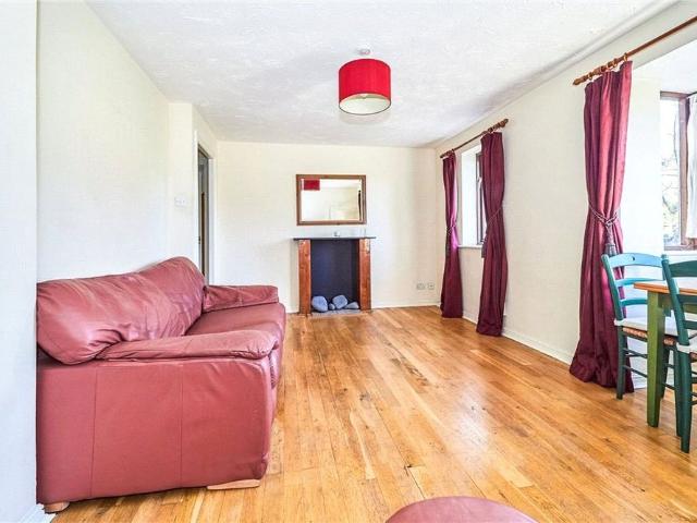 Varsity Drive, Twickenham, TW1 1AN
