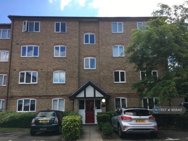Varsity Drive, Twickenham, TW1 2 bed flat to rent £1,800 pcm £415 pw