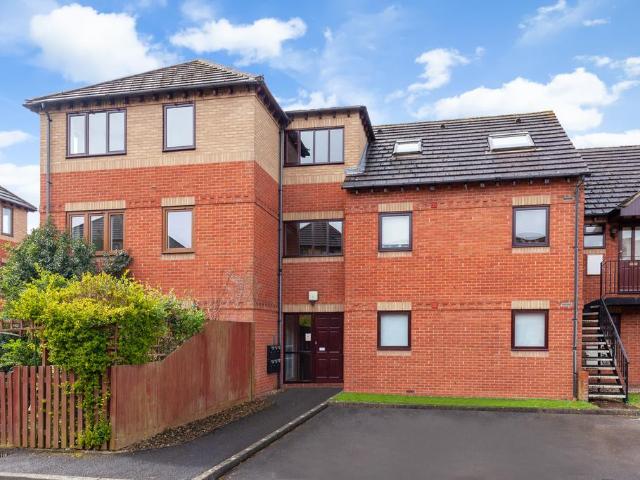 VARSITY PLACE, JOHN TOWLE CLOSE, OX1 2 bed apartment to rent £1,550 pcm £358 pw