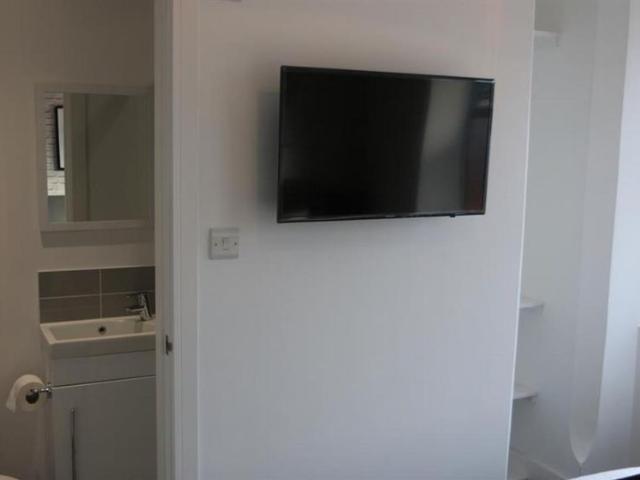 Vastern Road, Reading, RG1 8DJ