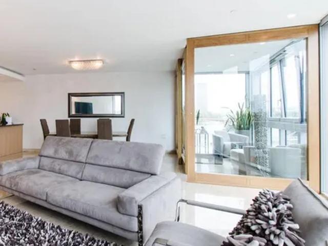 Vauxhall Tower, 1 Nine Elms Lane, London, SW8 2DU, United Kingdom | 2 bed apartment for rent #138850420 | Rentberry