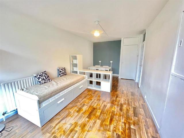 Vauxhall Bridge Road, London SW1V 1 bed flat to rent £1,800 pcm £415 pw