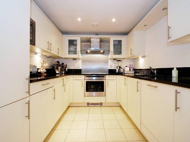 Vauxhall Bridge Road, Pimlico, London SW1V, 2 bed flat to rent, £3,034 pcm | PrimeLocation
