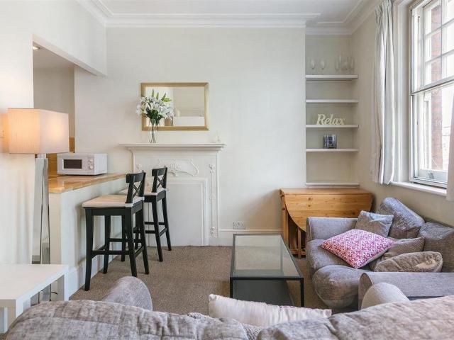 Vauxhall Bridge Road, SW1V Studio to rent £1,800 pcm £415 pw
