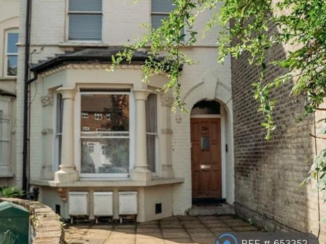 Vauxhall Grove, London, SW8 1 bed flat to rent £2,100 pcm £485 pw
