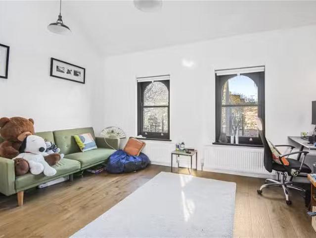 Vauxhall Grove, London, SW8 1SY