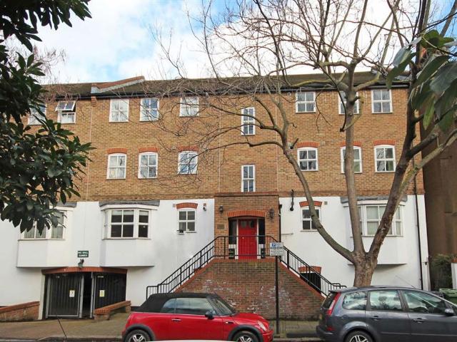 Vauxhall Grove, South Lambeth SW8, 2 bed flat to rent, £2,600 pcm | PrimeLocation