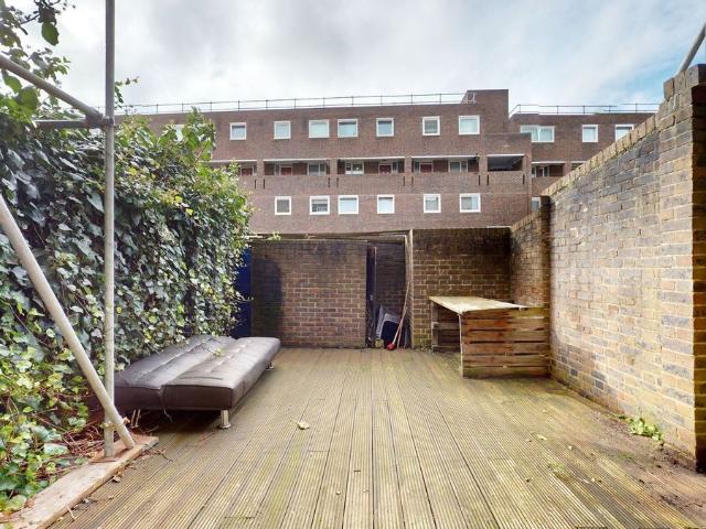 Vauxhall, London SE11, 5 bed flat to rent, £4,263 pcm | PrimeLocation