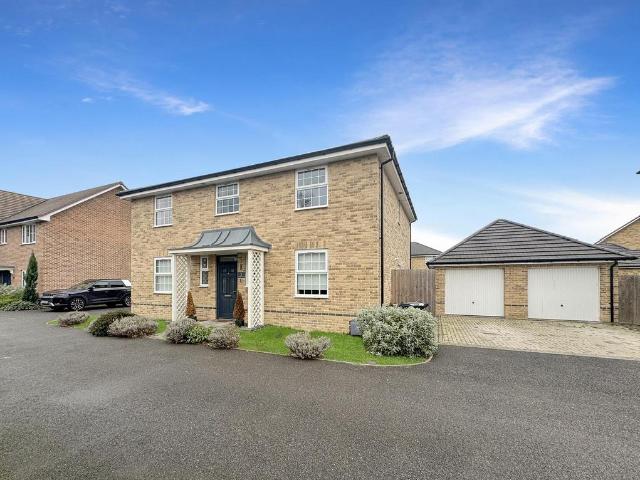 Vaughan Drive, Elmstead, CO7 7GJ 5 bed detached house to rent £2,800 pcm £646 pw