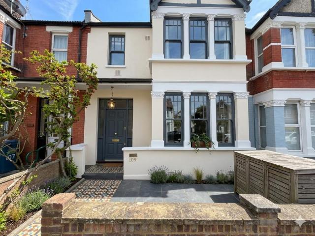 Vaughan Road, Harrow, Middlesex, HA1 4 bed terraced house to rent £3,500 pcm £808 pw