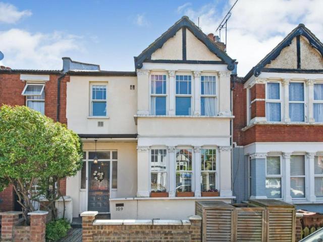 Vaughan Road, Harrow, Middlesex, HA1 4 bed terraced house to rent £3,300 pcm £762 pw
