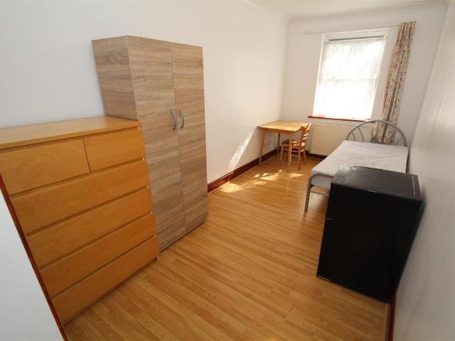 Vaughan Road, Harrow HA1, Room to rent, £825 pcm | PrimeLocation